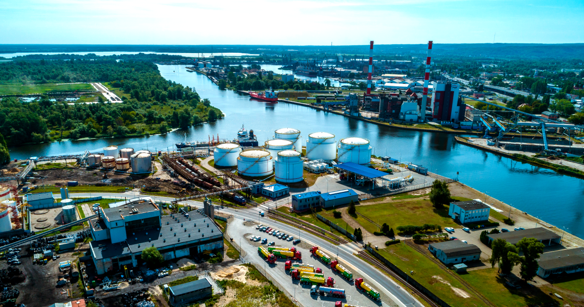 Група компаній UPG придбала у Польщі термінал для зберігання і перевалки нафтопродуктів — Forbes.ua