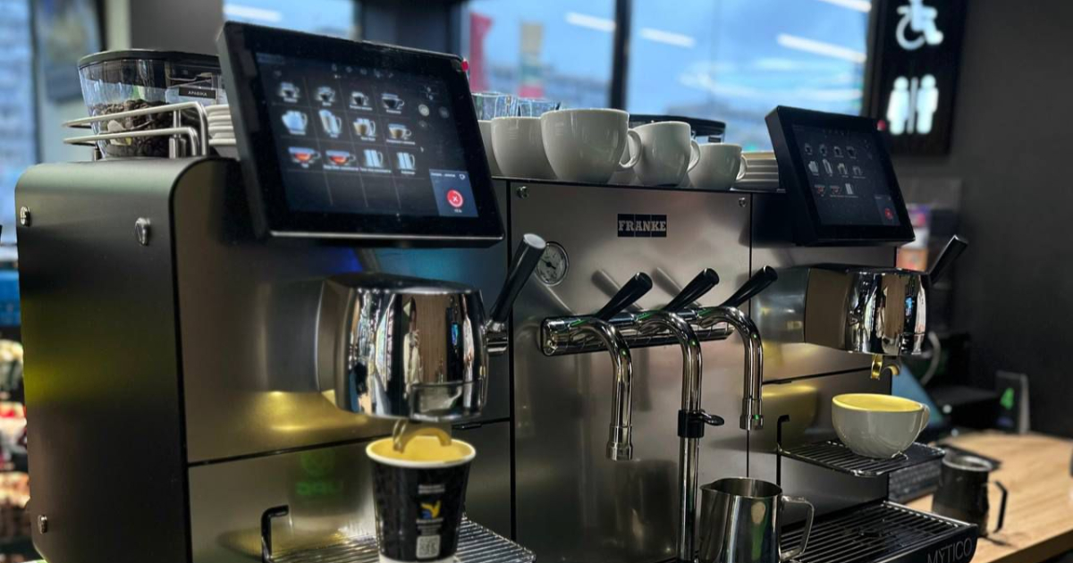 Кава на АЗС: UPG проти ОККО і WOG. Чому компанія купила за 2 млн євро нові кавомашини — Forbes.ua